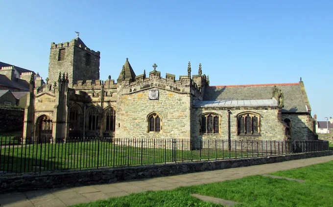 The Sundial at St. Cybi’s Church – Holyhead: Stories of a Port